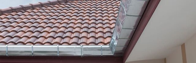 Chéneaux de toiture, quand et comment les entretenir